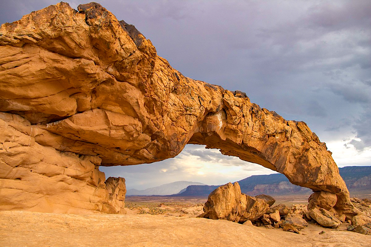 Sunset Arch, splendide formation naturelle au cœur de GSENM